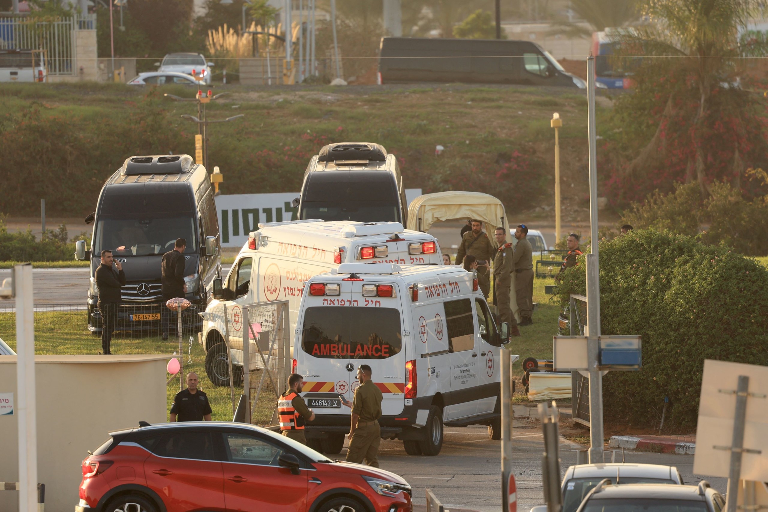 A Hamász átadta az első túszokat, izraeliek mellett thaiföldi ...