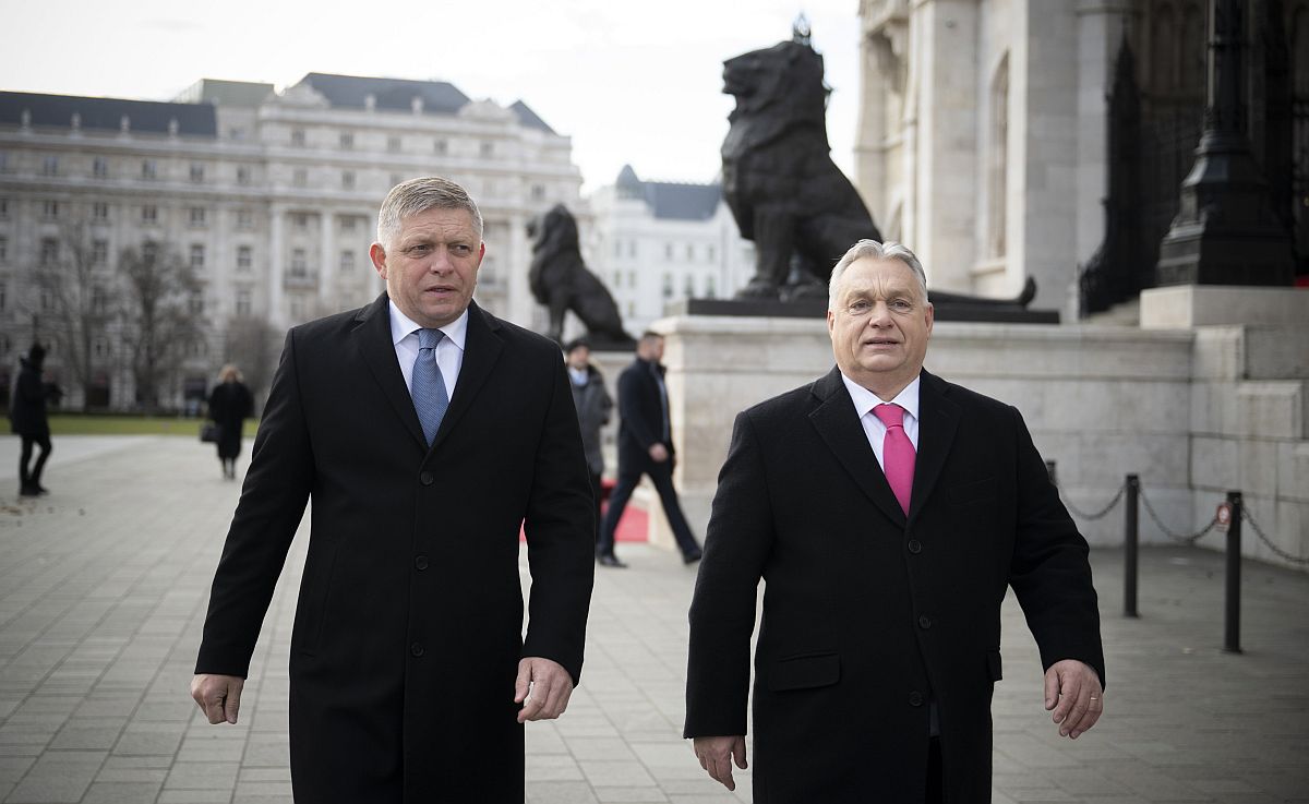 Nap képe: Orbán Viktor és Robert Fico baráti ölelése - Startlap