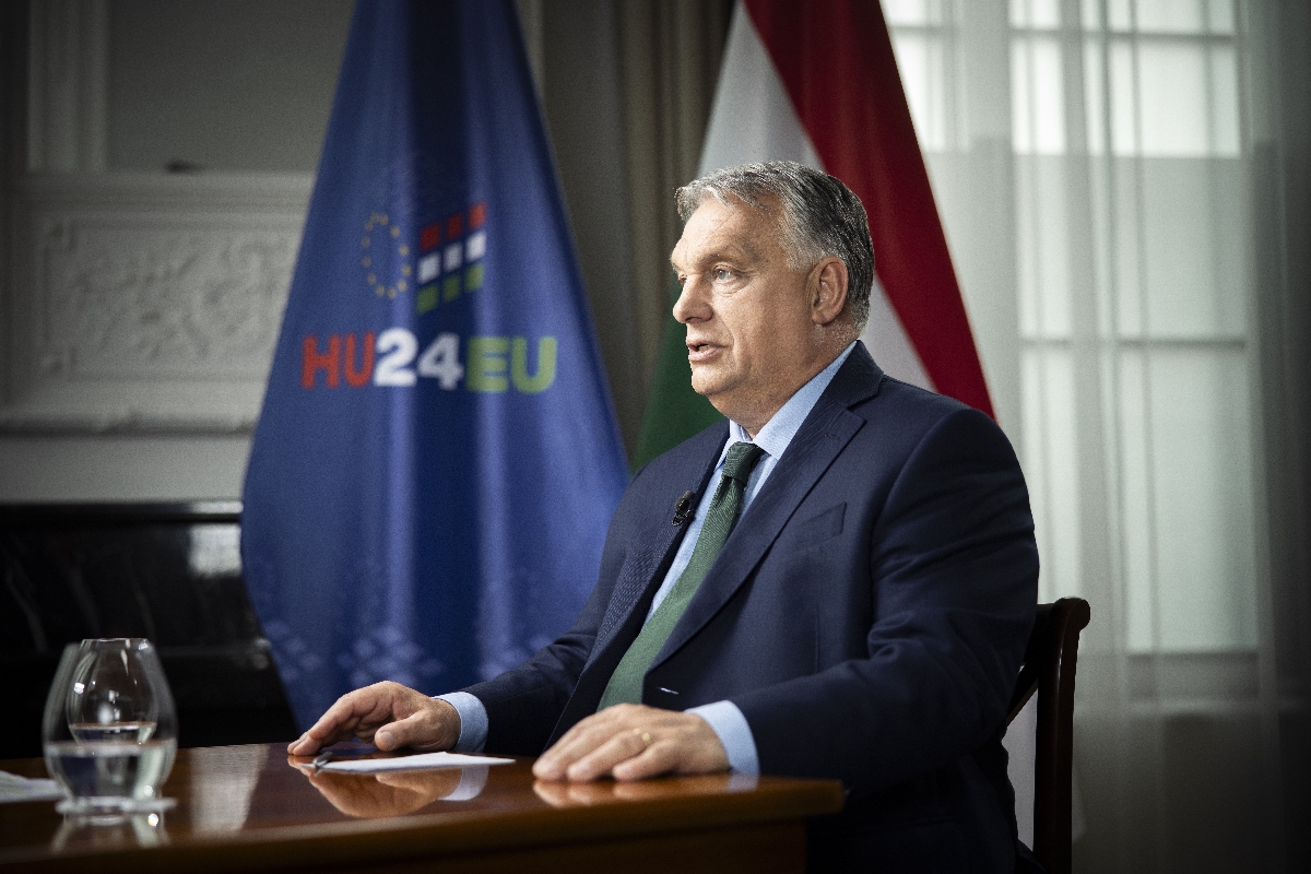Orbán Viktor 55 ezer fiatalnak írt levelet - Startlap