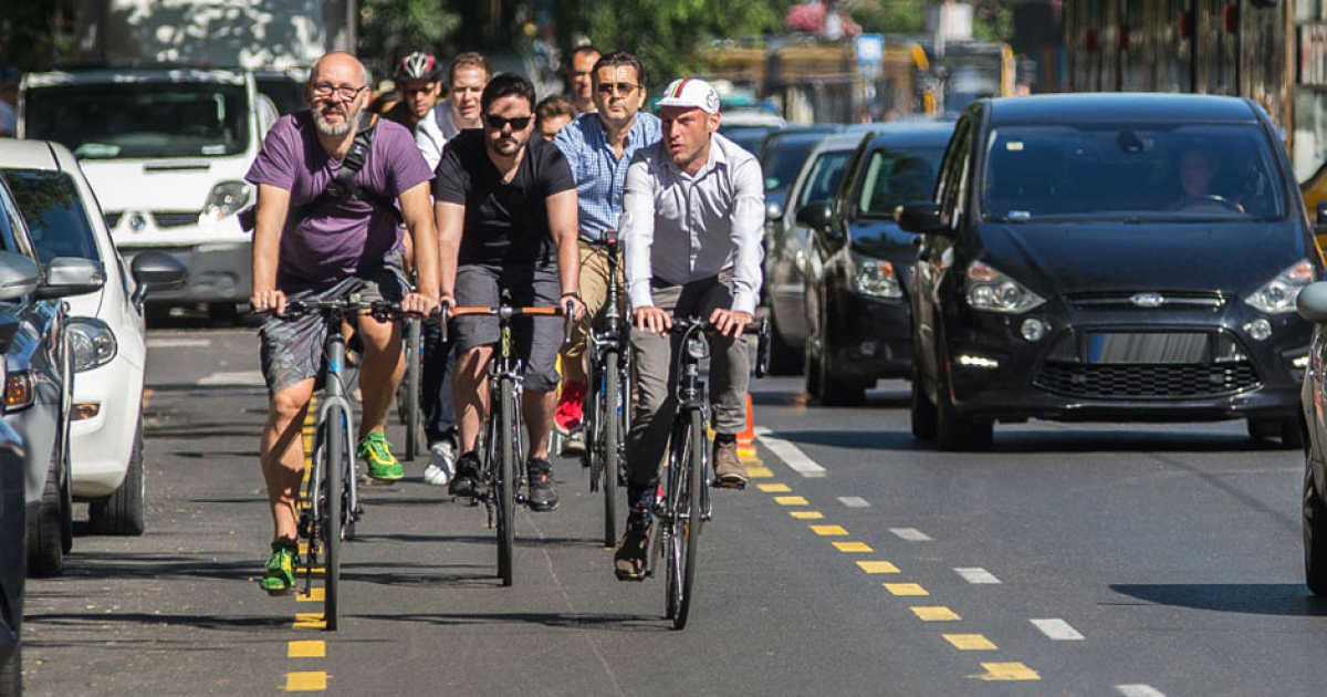 7,4 km-es új kerékpáros út épül a pesti belváros főútján - Startlap