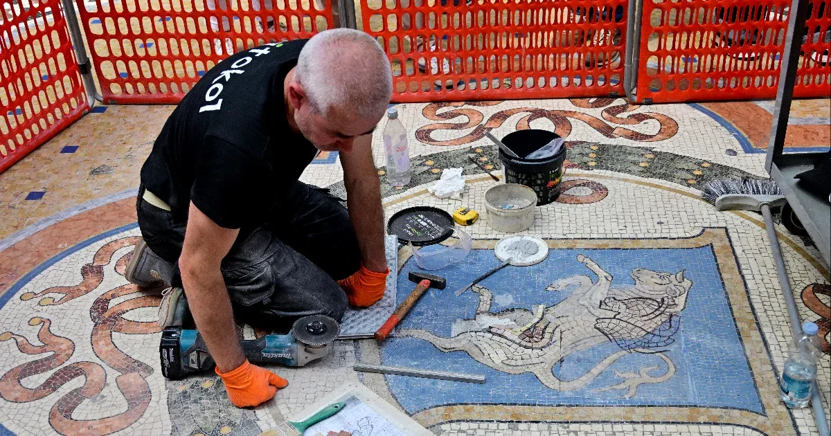 Milánóban eltűnt két mozaikhere: a restaurált bikáról hiányoznak - Startlap