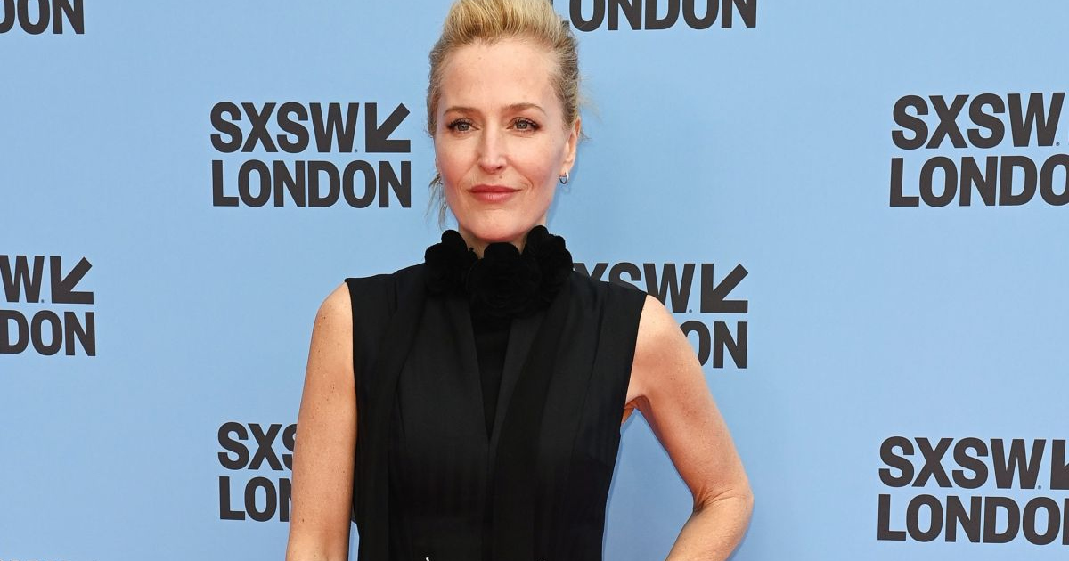 Gillian Anderson 57 évesen is ragyogott egy londoni filmpremieren ...