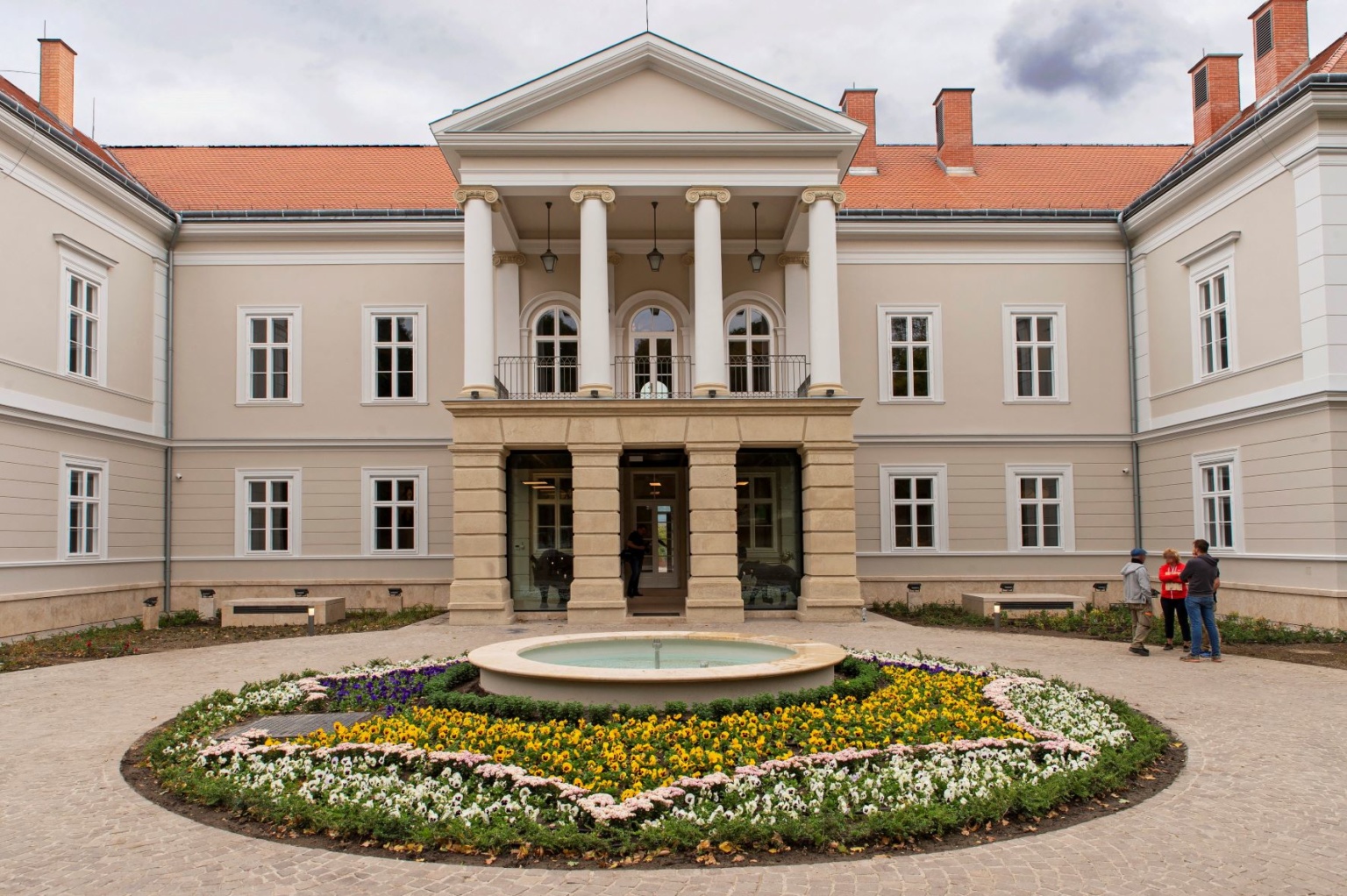 Fotókon a teljesen megújult bodajki kastély - Startlap Utazás