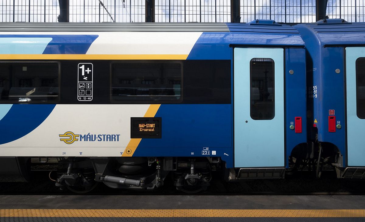 Kiderült, mennyiért utazhatunk a MÁV új, prémium kocsijában - Startlap ...