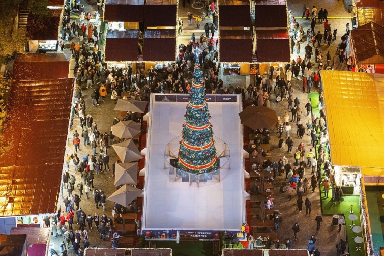 Fotókon a Vörösmarty téri és a Szent István téri karácsonyi vásár ...