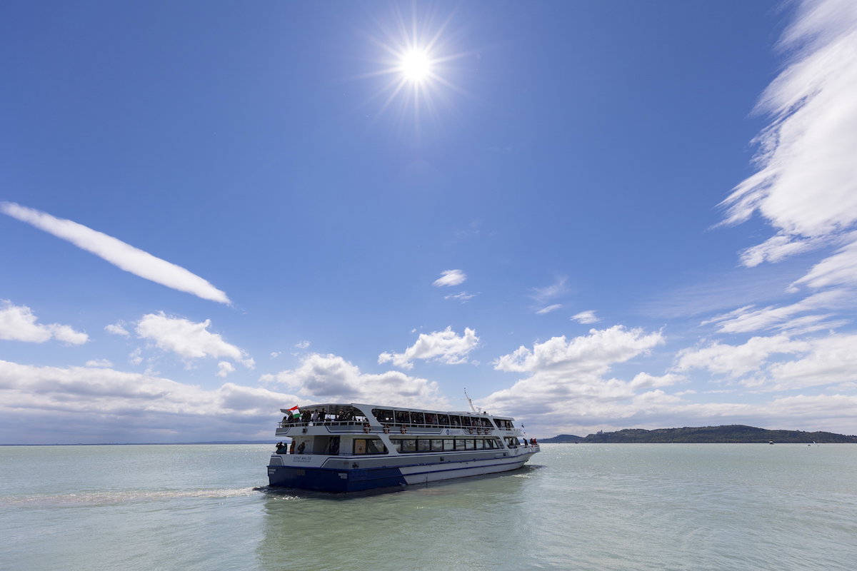 Ezek a hajók érkezhetnek a Balatonra, ha hajózhatóvá válik a Sió ...
