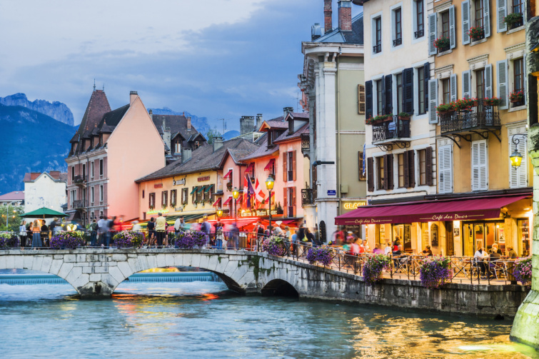 Íme a mesés kisváros, amit az Alpok Velencéjének is neveznek | Startlap ...