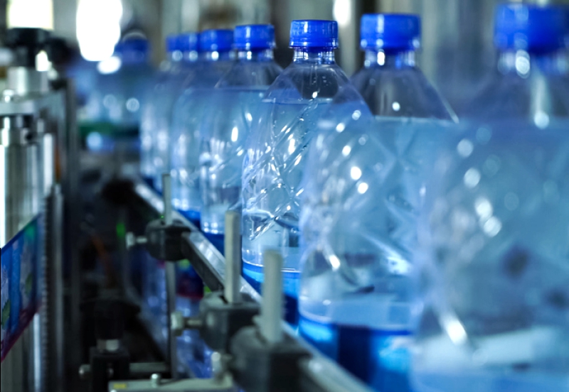 Szentkirályi-vezér: jöhet a betétdíjas PET-palack, tárgyalnak a ...