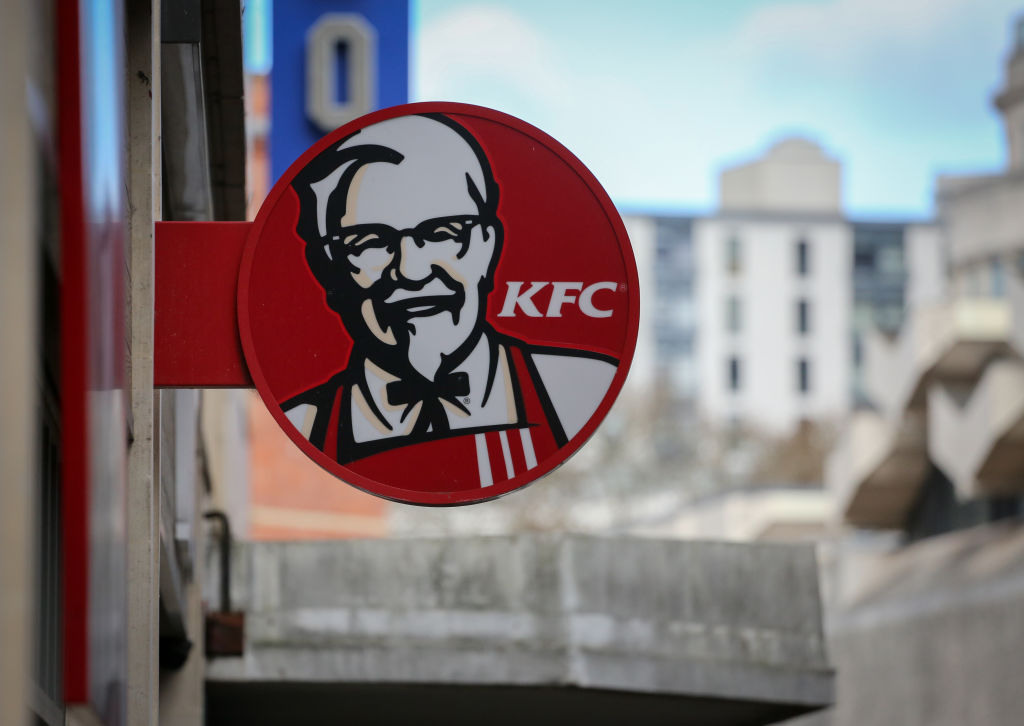 90 ezer forintért szendvicshordó luxustáskát árul a KFC | Startlap Vásárlás
