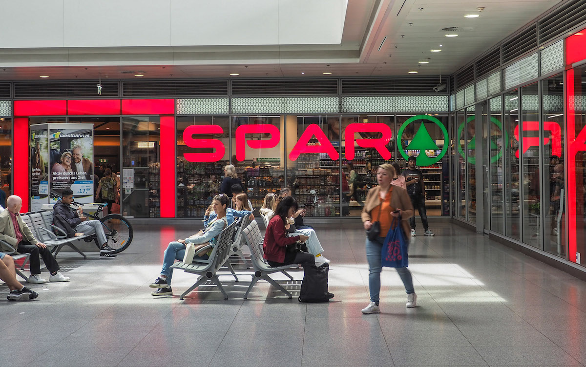 A Spar is beszáll az árcsökkentésekbe, 370 termék lett olcsóbb ...